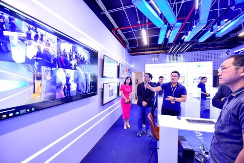 VNG Cloud đoạt "cú đúp" giải thưởng giải pháp cho Thành Phố Thông Minh Việt Nam 2022 | VNG Cloud